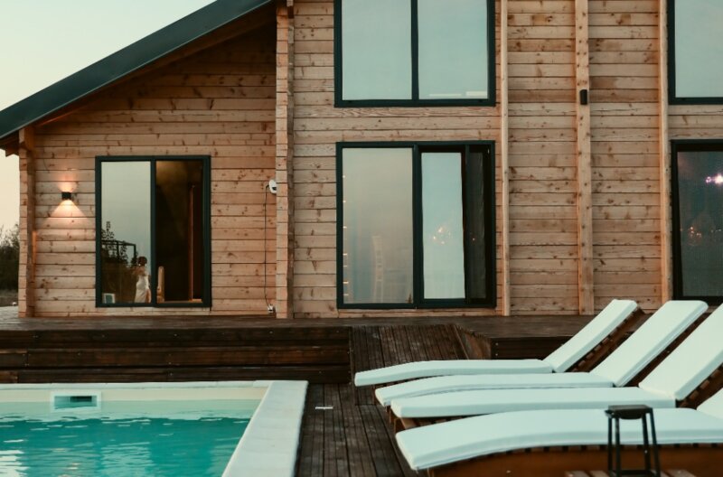 One Pool House | Weekendica