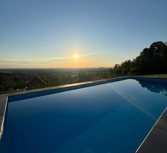 WildFlower Oasis | Weekendica