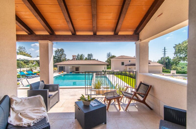 Vila sa unutrašnjim i spoljašnjim bazenom - Istra | Weekendica